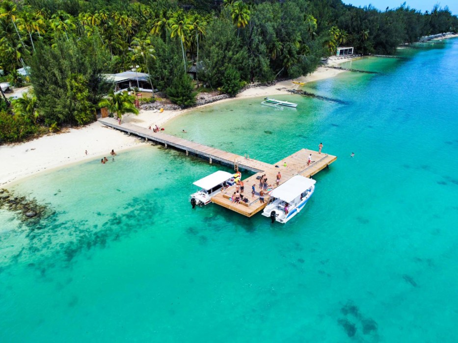 Full-Day Standard Boat Tour, Moorea-Maiao | Captain Taina